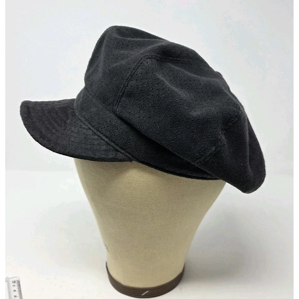 Liz Claiborne | Accessories | Liz Claiborne Black Perforated Newsboy ...